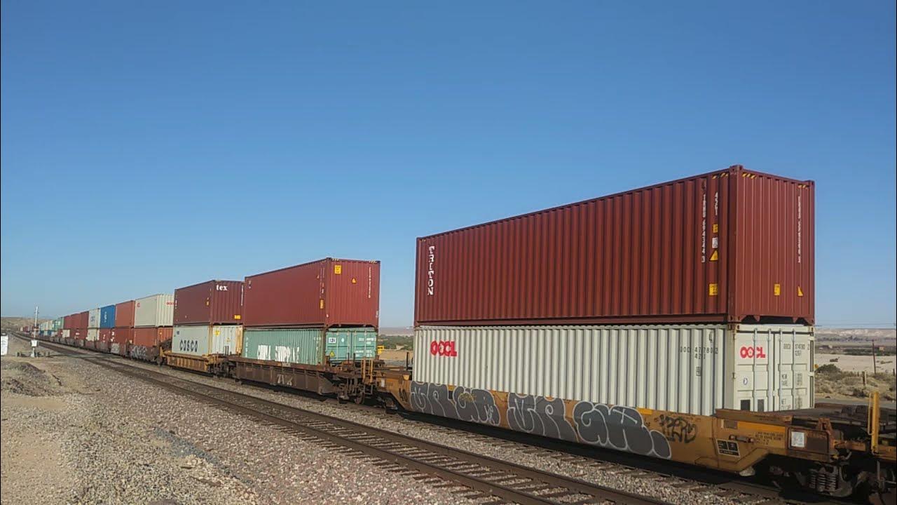 Monster WB BNSF Colorful Intermodal/Baretables Train In Helendale Ca! #bigbossrailfanner - YouTube