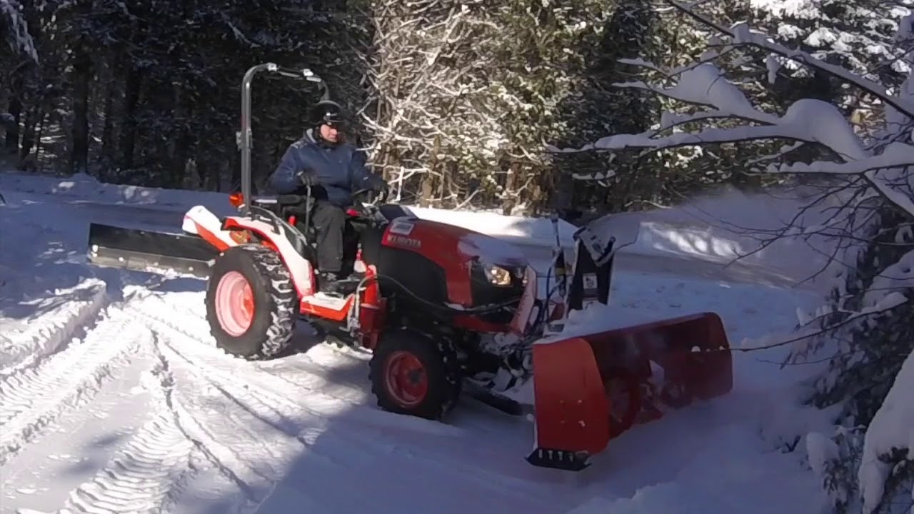 #14 Kubota B2601 Compact Tractor Snowblower and Blade - YouTube