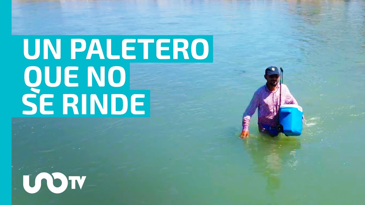 ¡Nada lo detiene! Paletero vende bolis a migrantes adentro del Río ...