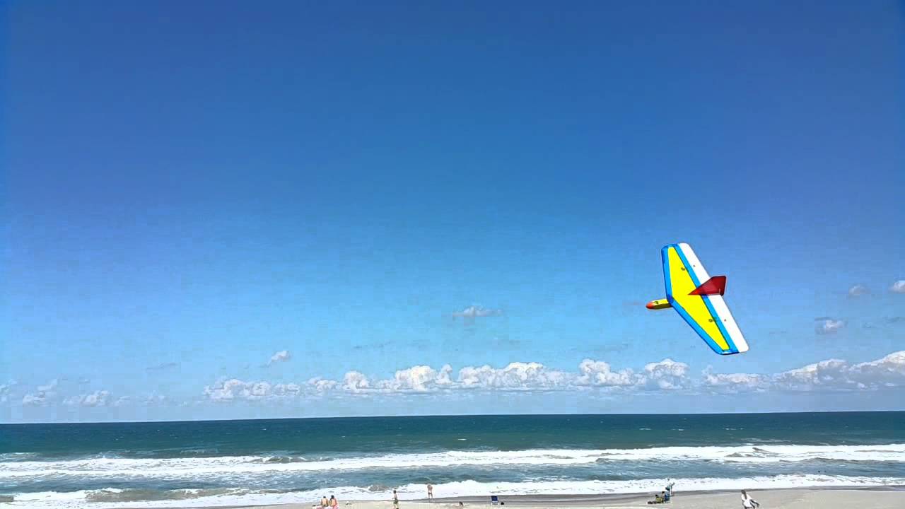 Seagrape Slope Flying: Extremflug Ripoff Plank - YouTube