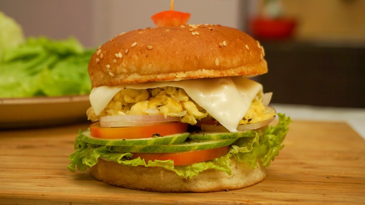Scrambled Egg Burger | Burger in Minutes | Healthy and delicious - YouTube