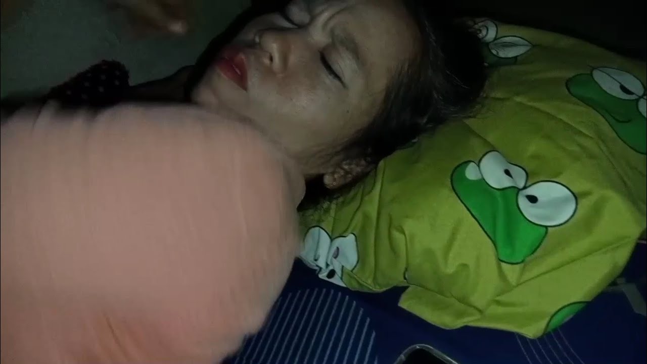 gangguin istri lagi tidur jadi begini. - YouTube