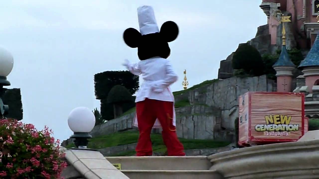 Disneyland Paris2010 : Disney Showtime Spectacular - YouTube