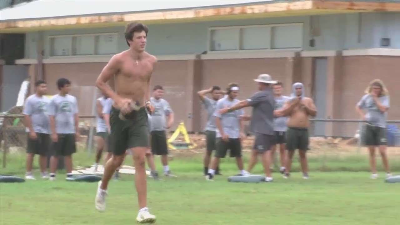 South Walton football player Pearce Spurlin commits to Georgia - YouTube