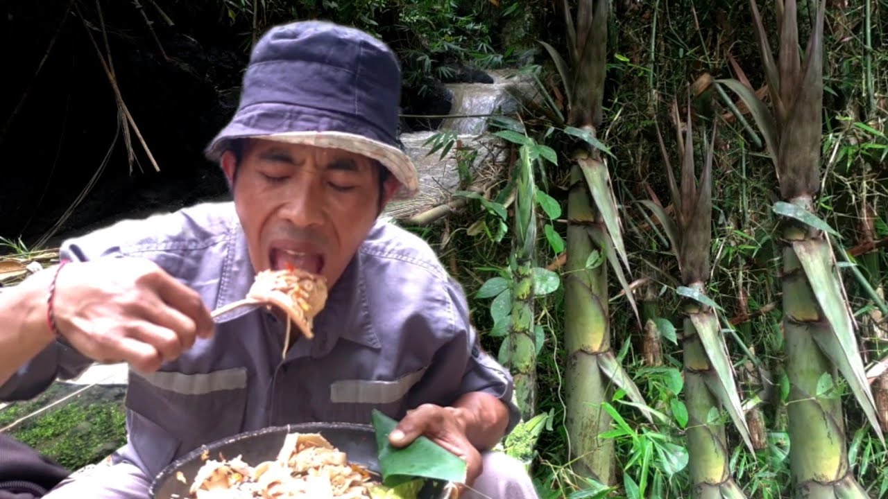 EAT STIR-FRIED GIANT BAMBOO SHOOTS/ BAMBOO SHOOTS RECIPE | SURVIVAL ...