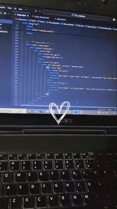 Coding in HTML 👩🏻‍💻 for a cute Website || #html #bootstrap #css # ...