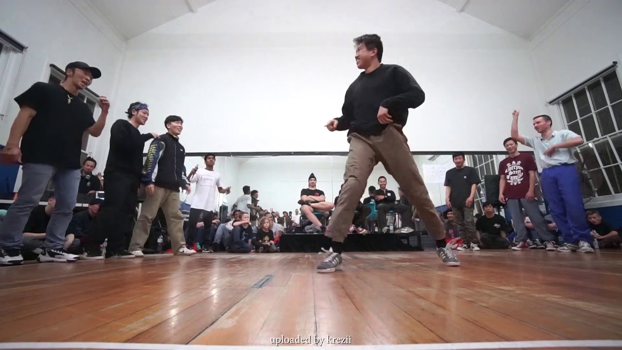 Les Nippons vs 143 liverpool street familia - YouTube