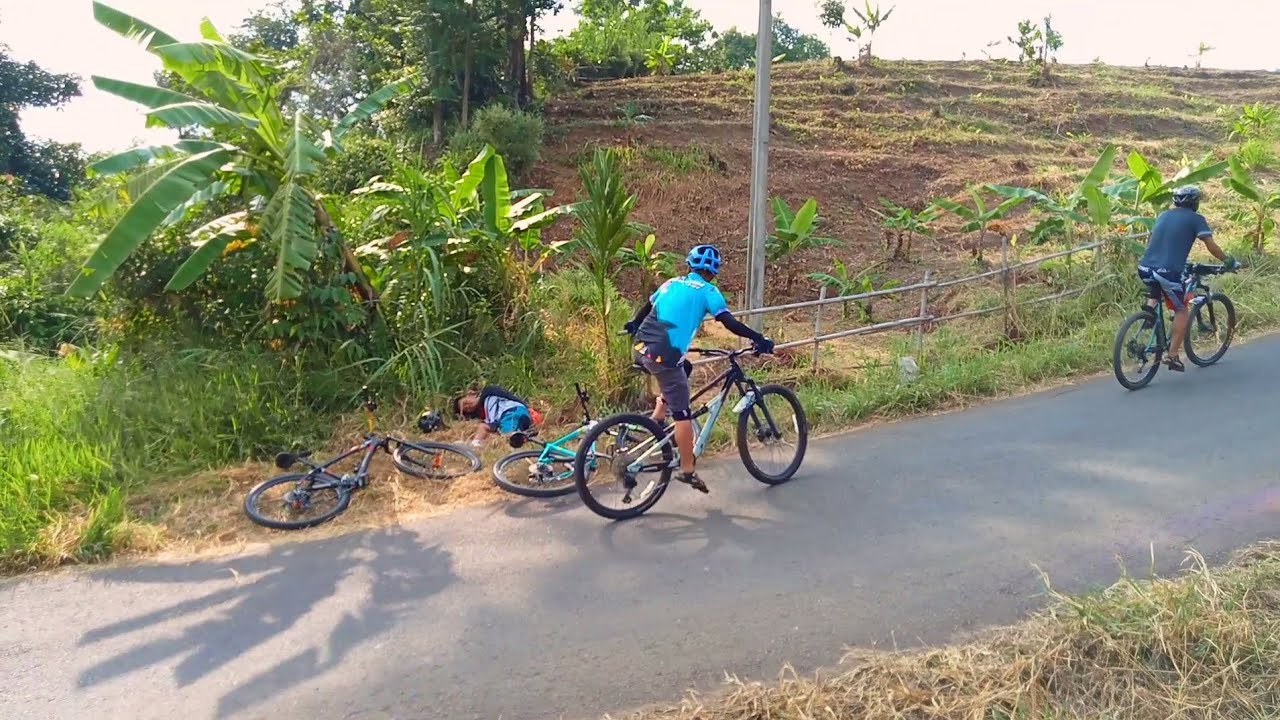 jatuh bangun di tanjakan seureuh hejo gunung peuteuy leuwisadeng bogor ...