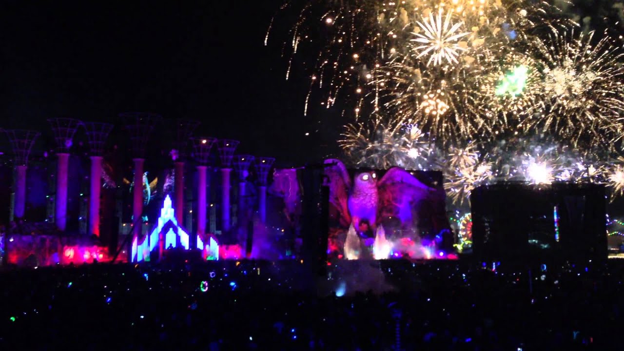 EDC Las Vegas 2014 Fireworks Show Kinetic Field - YouTube