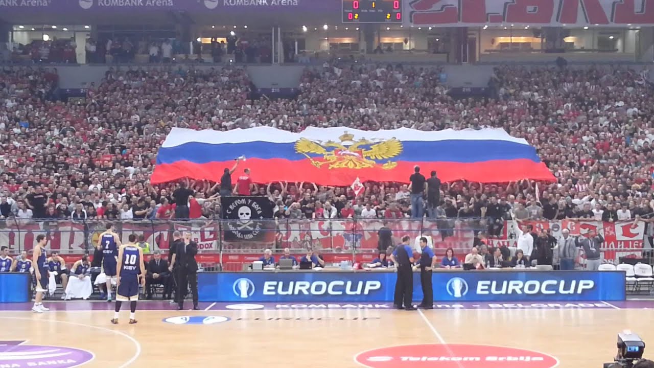 Delije Arena-Ruska zastava i Kacusa-Russian flag and Katyusha song ...