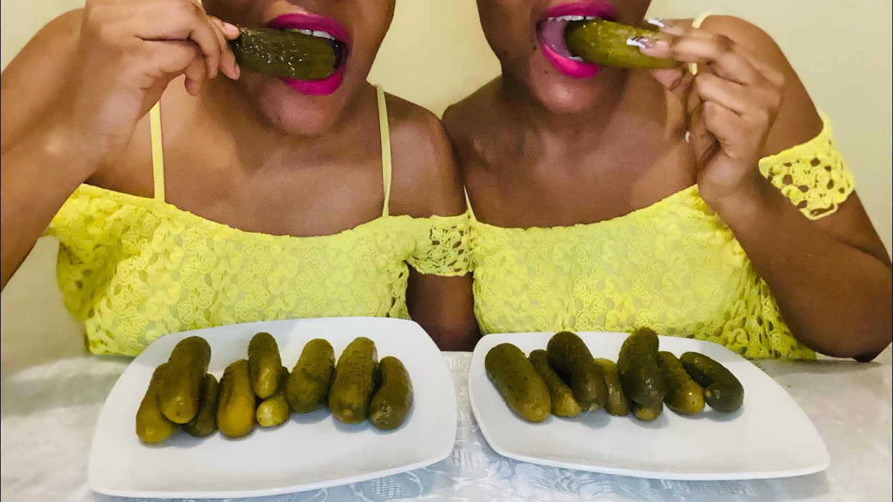 Pickles ASMR| Pickles MUKBANG| Crunchy sounds| Satisfying - YouTube