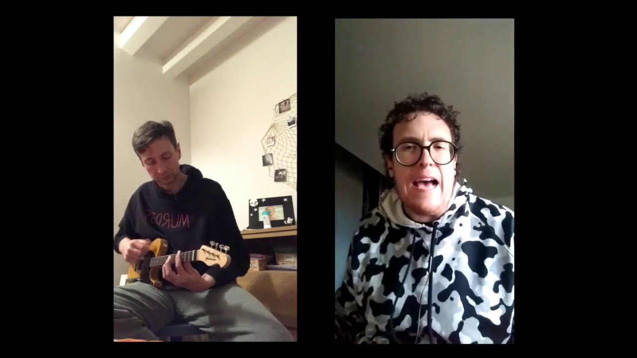 Giorgio Caneva e Alberto Albanese - Spara Jurij ukulele cover - YouTube