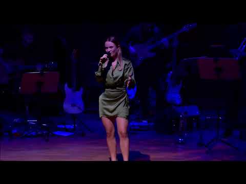 Przemija uroda w nas - Aleksandra Wylężek