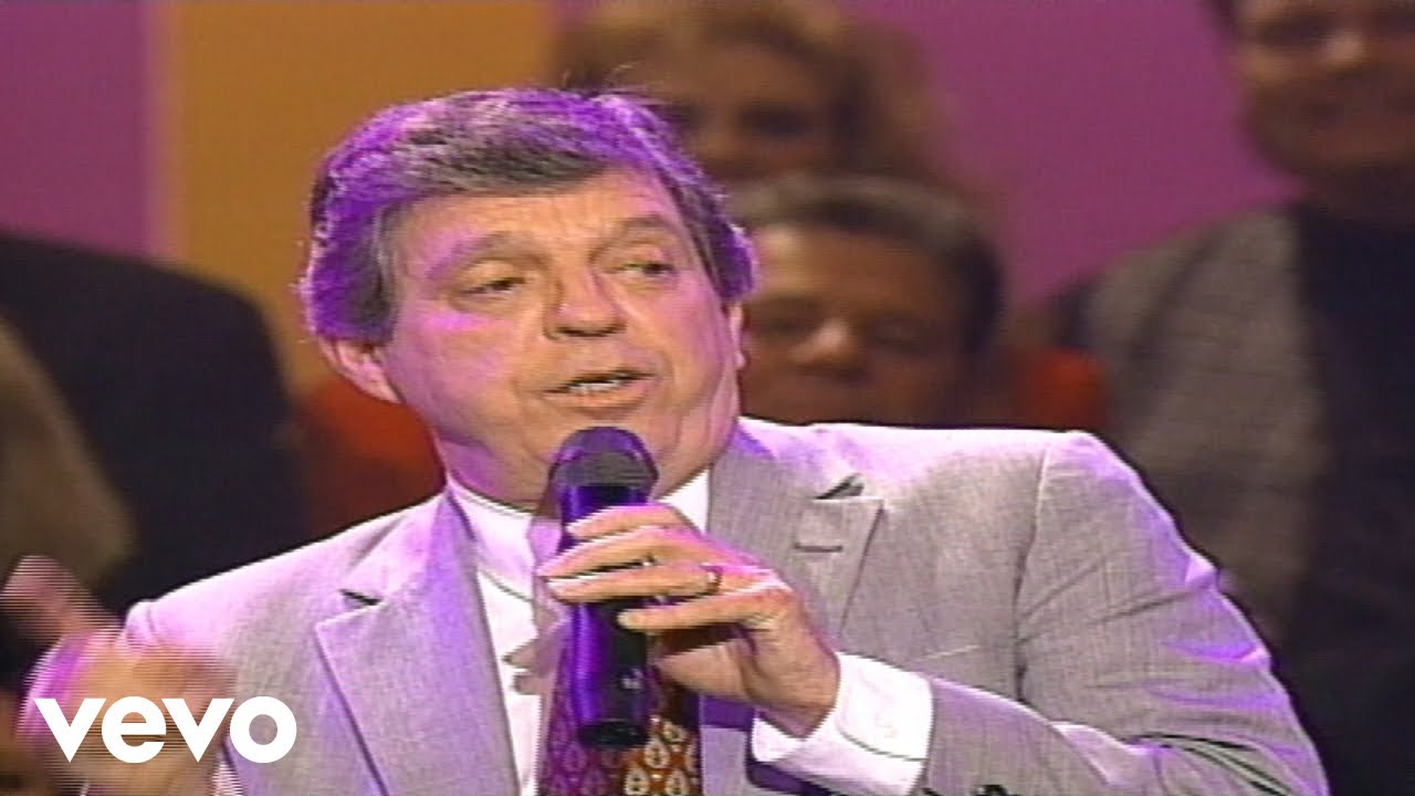 Bill & Gloria Gaither - One More Valley [Live] ft. Bob Cain - YouTube