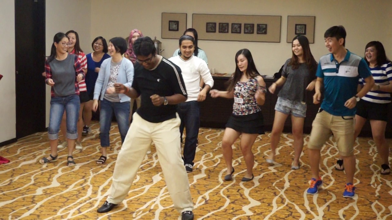 Non-verbal communication activity indoor team building program - YouTube