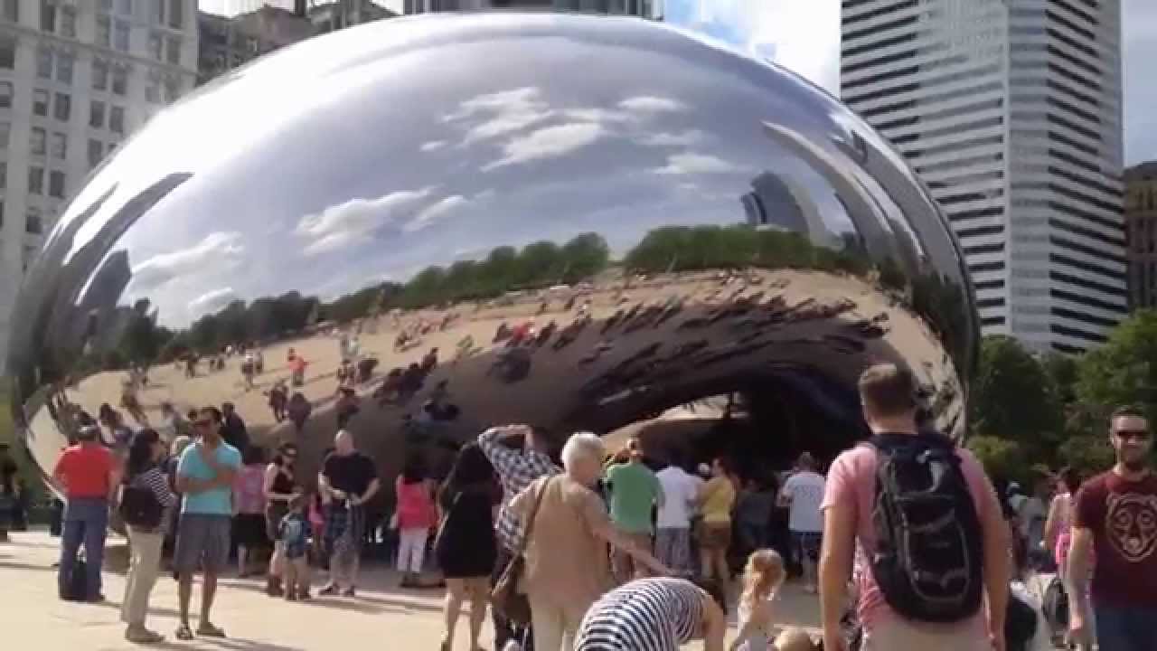 Cloud Gate aka "The Bean" Monument (Millenium Park, Downtown Chicago ...