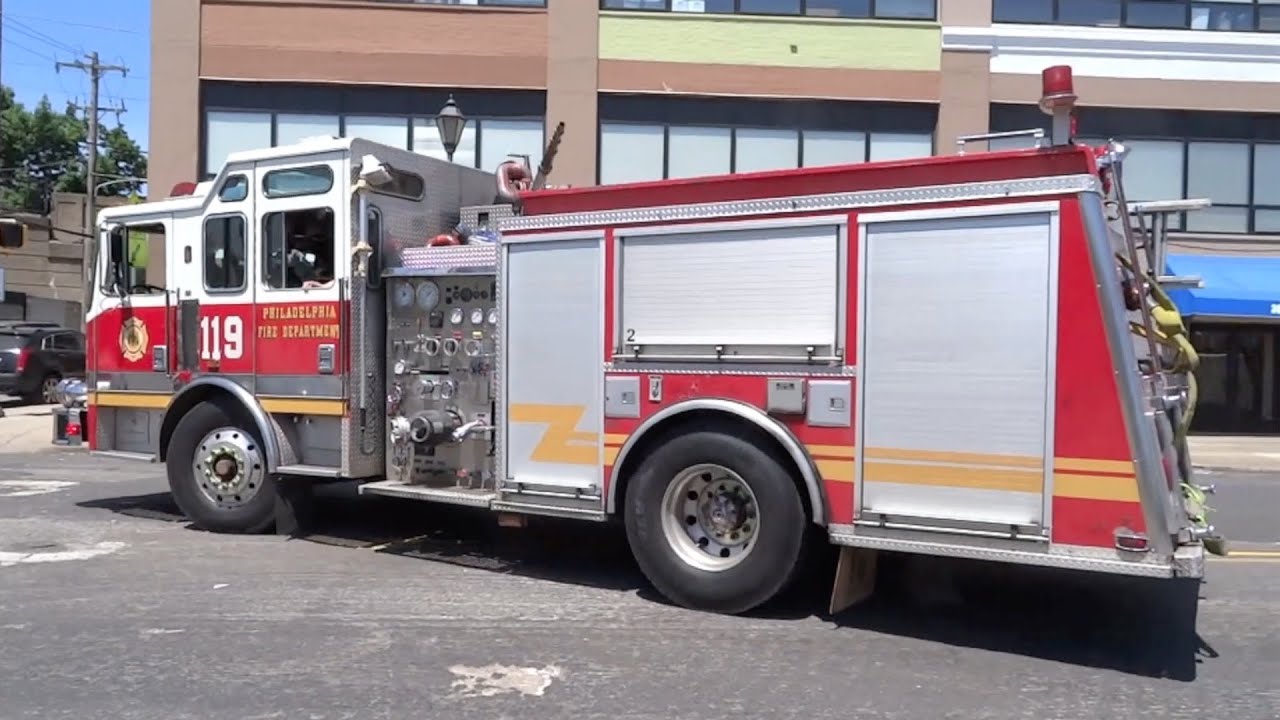 PFD Engine 19 & Ladder 8 Responding - YouTube