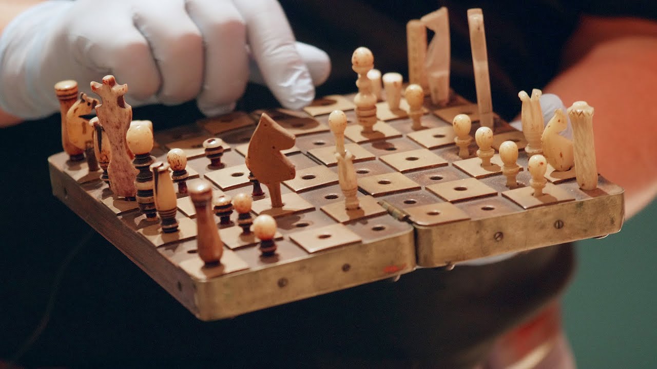 Deinstalling Morrison Heady’s Books and Chess Board - YouTube