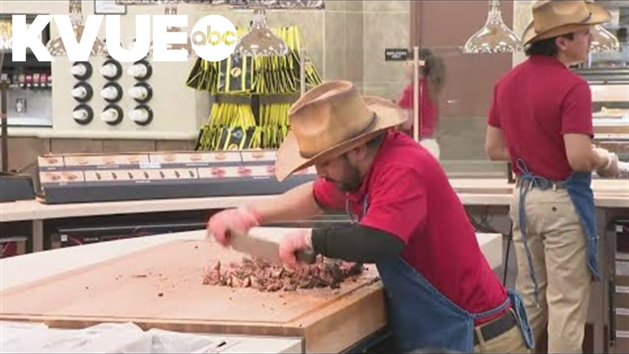 Chefs prepare brisket on opening day of the world's largest Buc-ee's - YouTube