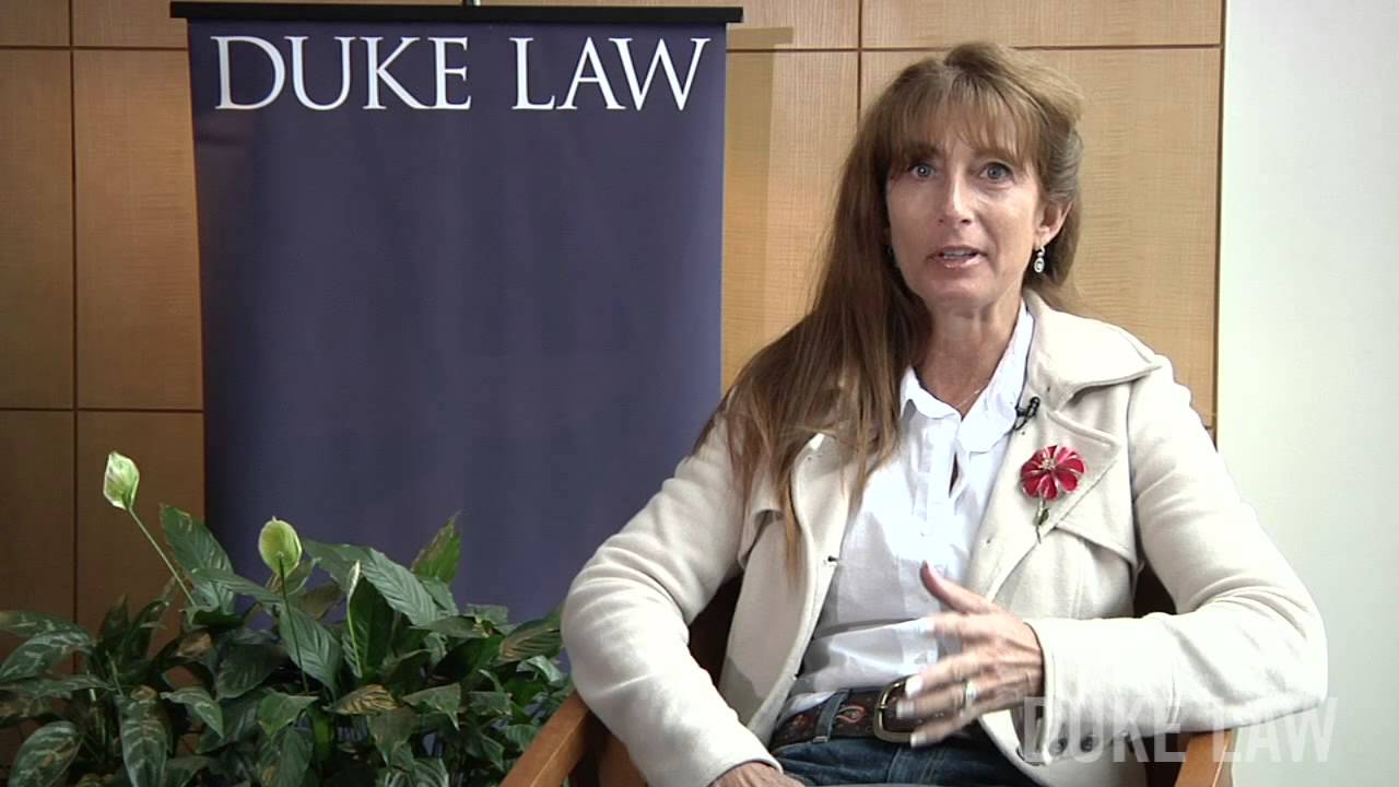 Ellen Fishbein '86 visits a more high-tech Law School - YouTube