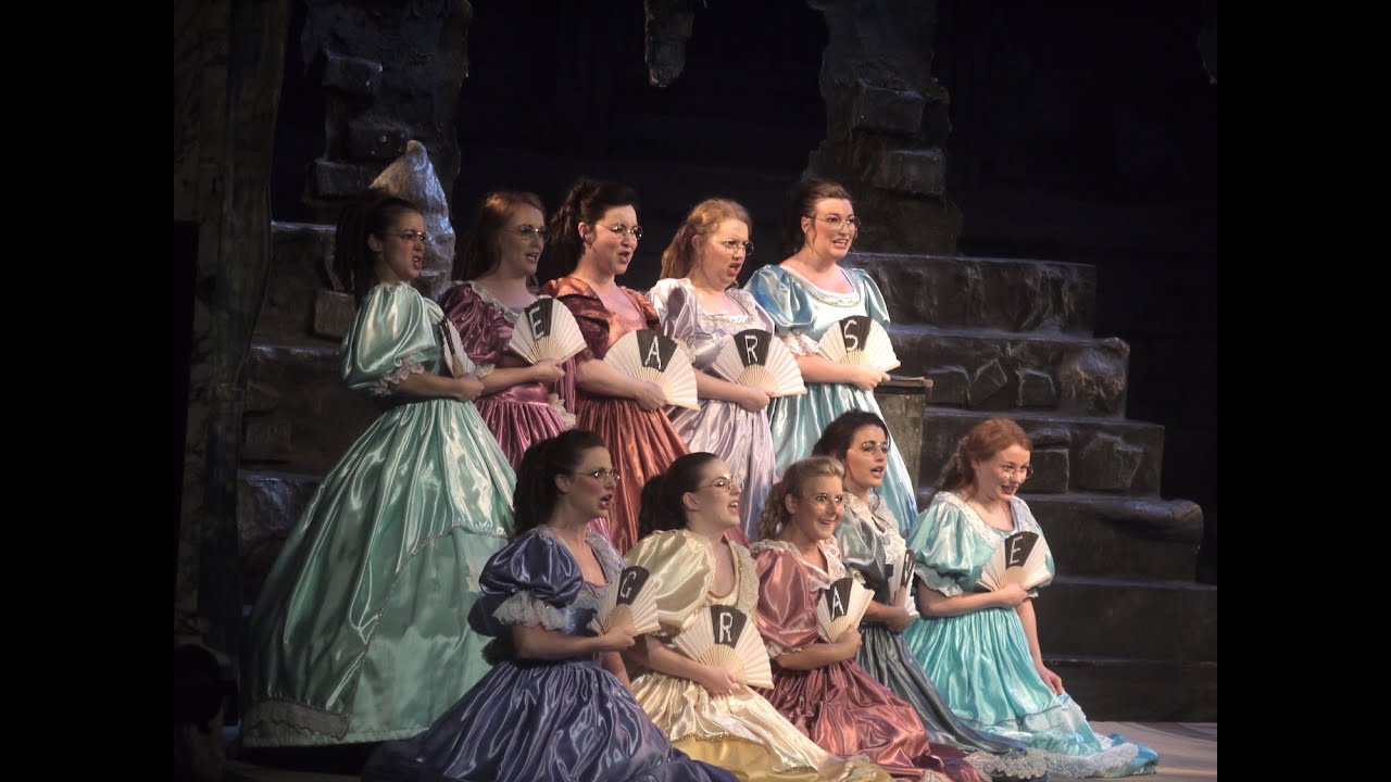 When the foeman bears his steel, The Pirates of Penzance - YouTube