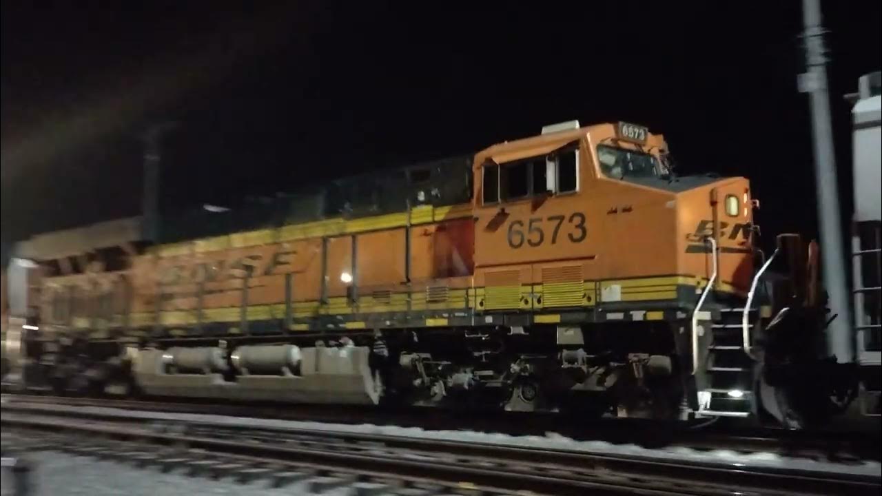 Padrisimo Encuentro Nocturno En la Estación Leon Carrusel Vs Intermodal FXE, BNSF.. Leon Gto ...