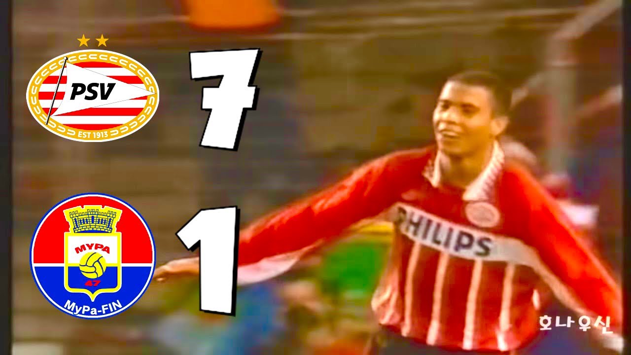 Fenômeno aos 19 anos pelo PSV, 4 gols, 3 assistências e 2 bolas na ...