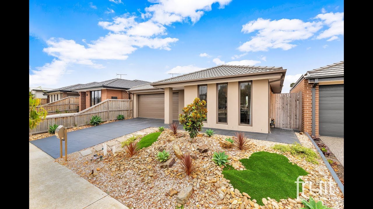 Coastal 4 Bedroom family home - Torquay at your door step - David ...