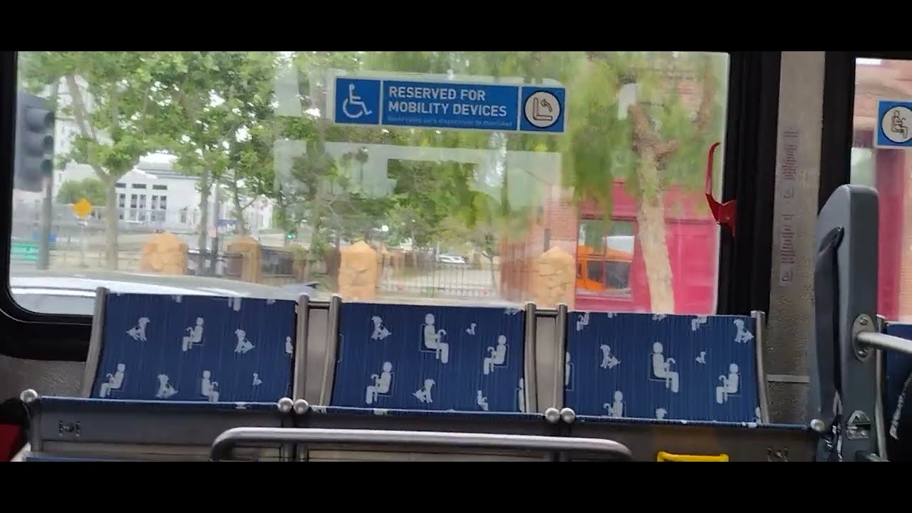 DTLA Rickety Bus - YouTube