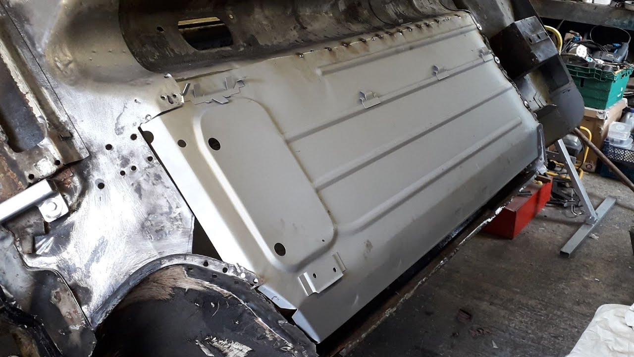 Classic Mini restoration || new floor - YouTube