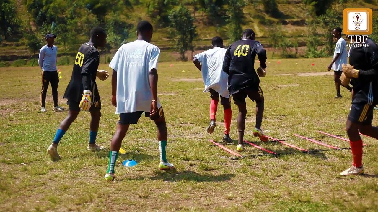 Imyitozo ya TSINDA BATSINDE yitegura guhura na Sina Gerard FC - YouTube