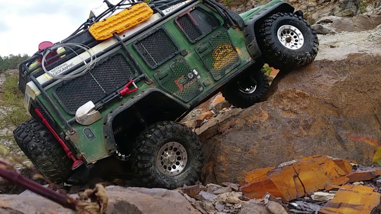 Traxxas TRx4 Defender Slow Off-road Run - YouTube