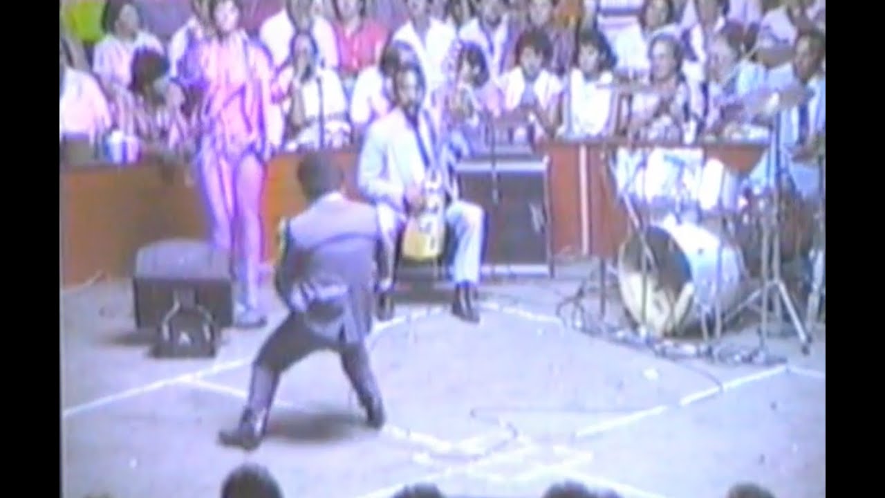 Juan Gabriel - La Frontera (En Vivo Palenque Reynosa 1985) - YouTube