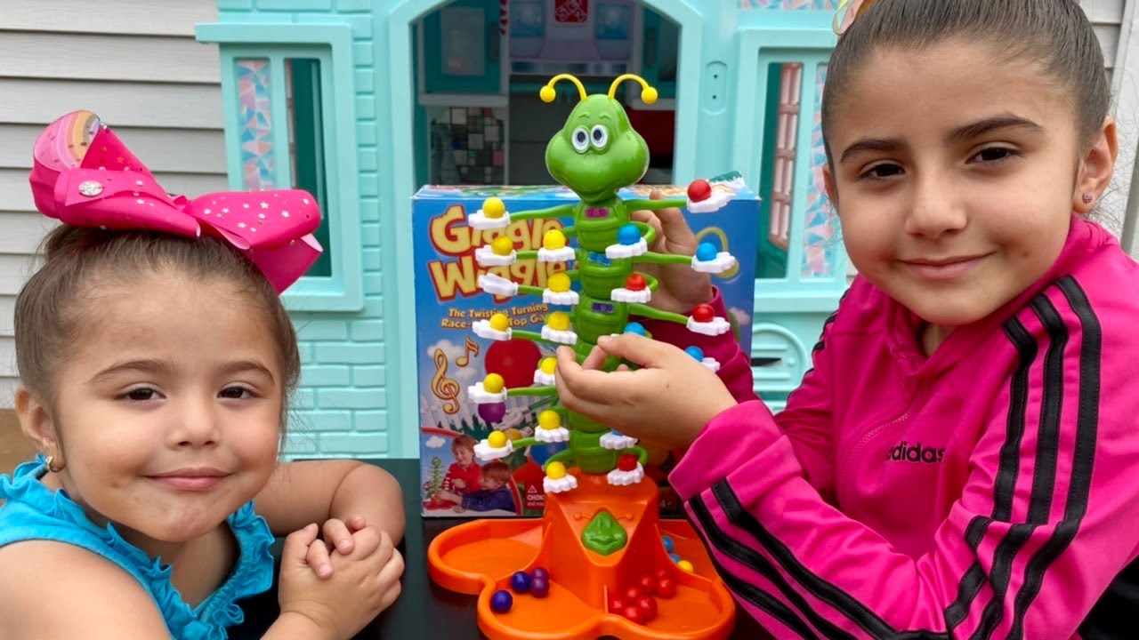Jiggle Jiggle Family Game| Fun activities for kids#Gigglewiggle# ...