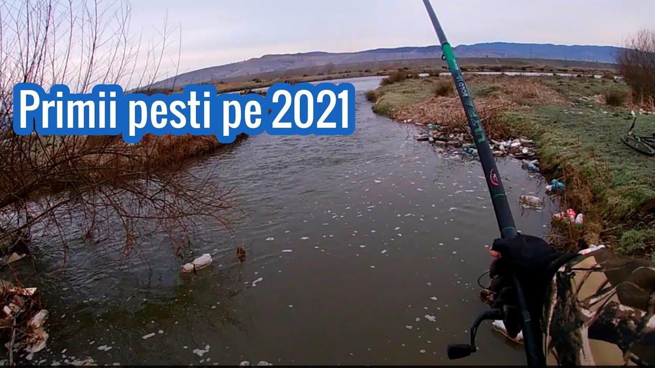 Pescuit la pluta pe rau, primii pesti pe anul 2021. - YouTube
