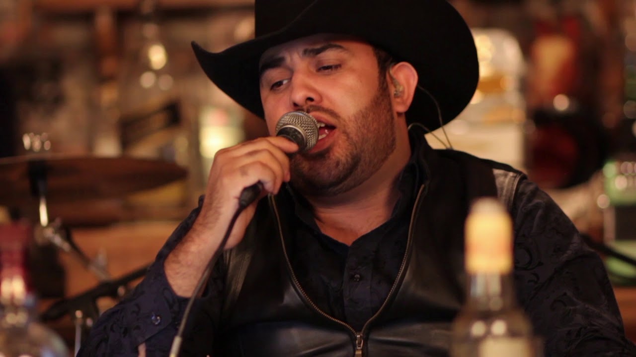 Alex Inda y Sus Amigos - Enséñame a Olvidar (En Vivo) - YouTube