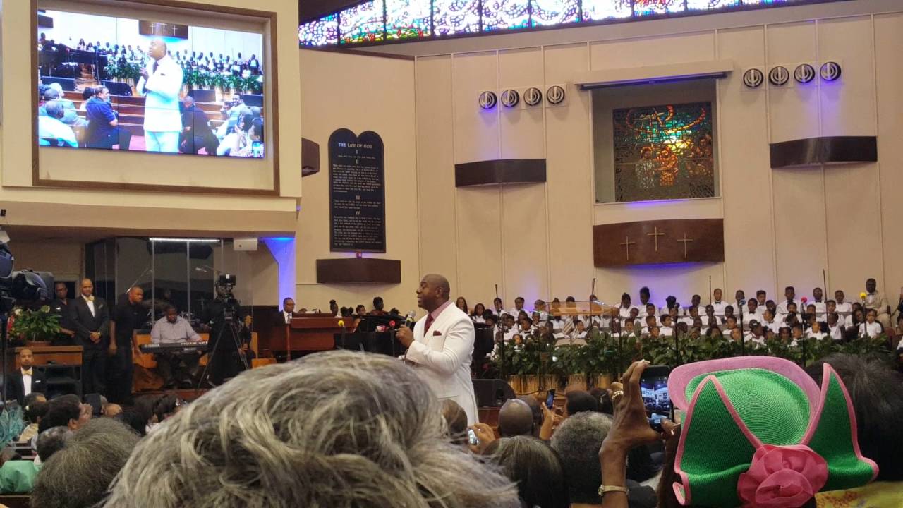 Magic Johnson comes to Oakwood University sda church - YouTube