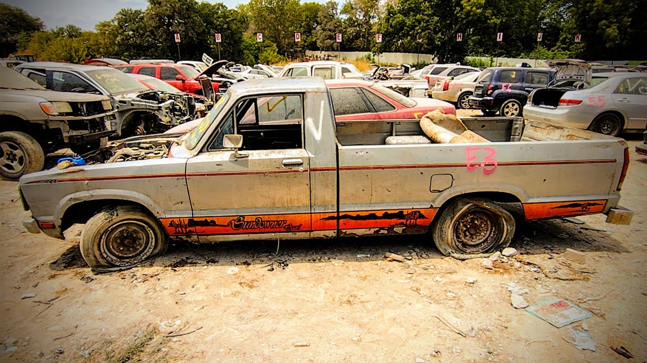 1980 Sundowner Sport Mazda B2000 Mini Truck Junkyard Find - YouTube