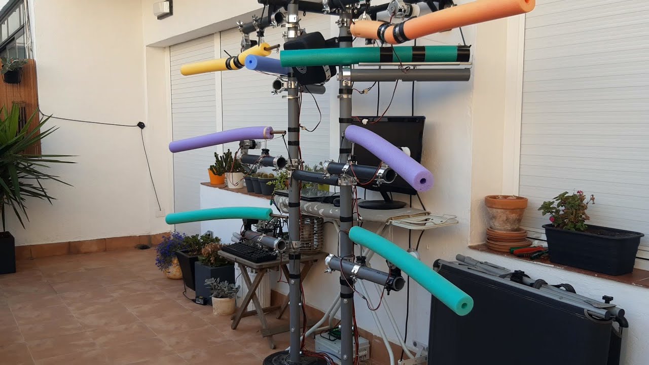 Octopussy Sparring Robot, Improved - YouTube