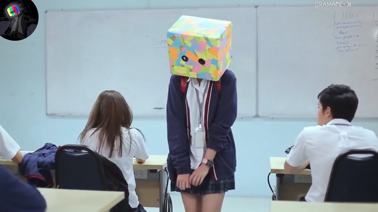 بنت تلبس كرتون على راسها كل يوم Youtube