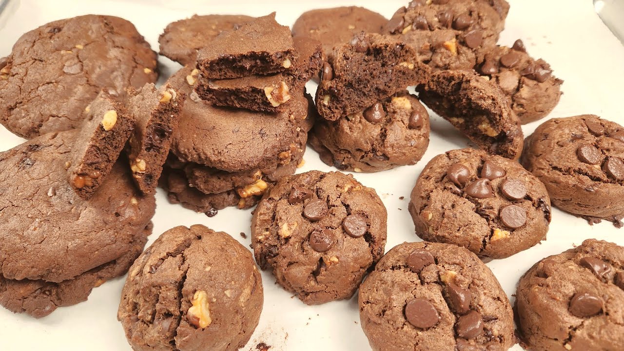 巧克力三重奏餅乾 / Chocolate trio cookies，小烤箱就能做，零失敗，一種麵糰做出兩種不一樣口感 - YouTube