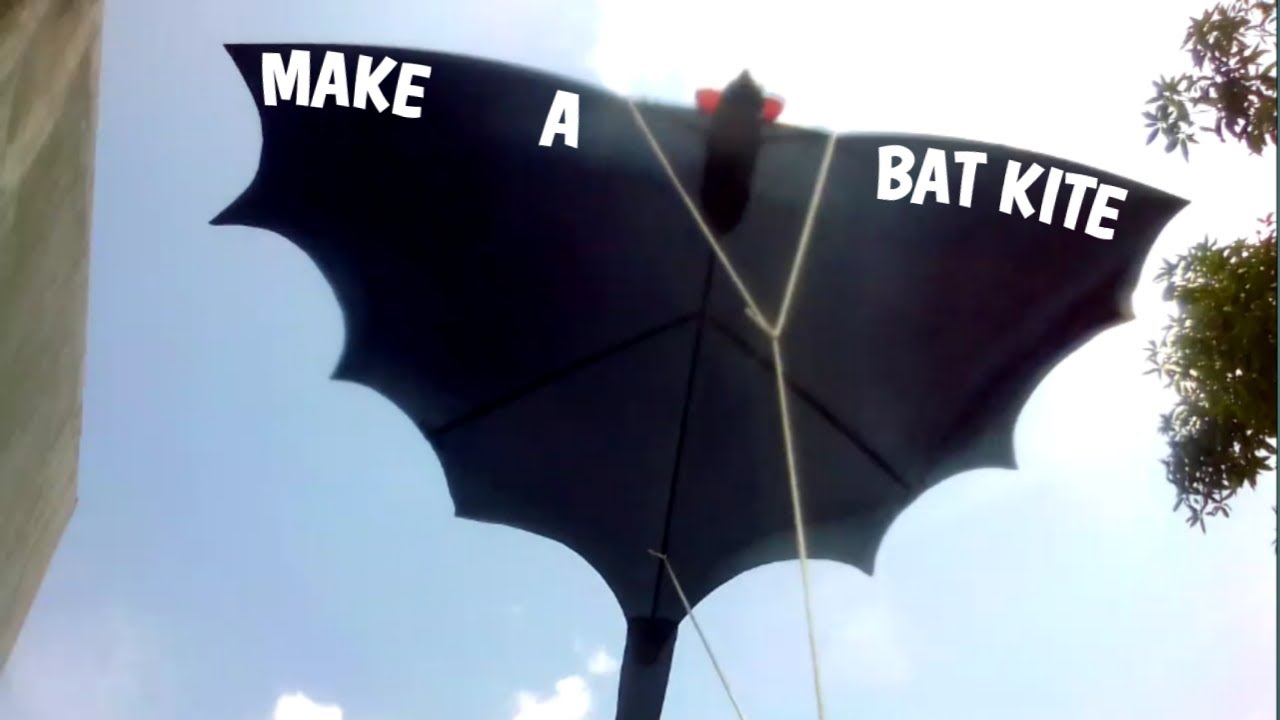Make a bat kite with a plain motif.|| buat layangan Kalong dengan motif ...