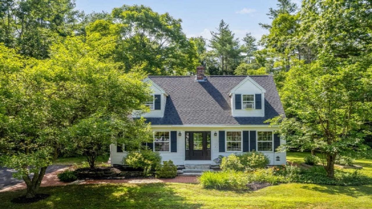 24 Bear Run, Gorham, ME Presented by The Tru Brit Realty Group of Saxby ...