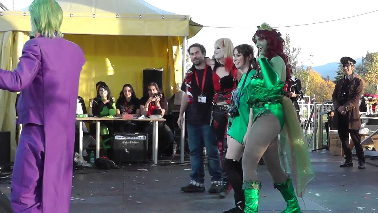 Lucca 2011 Sabato - ECG - n° 37 - 39 gruppo da Batman - YouTube