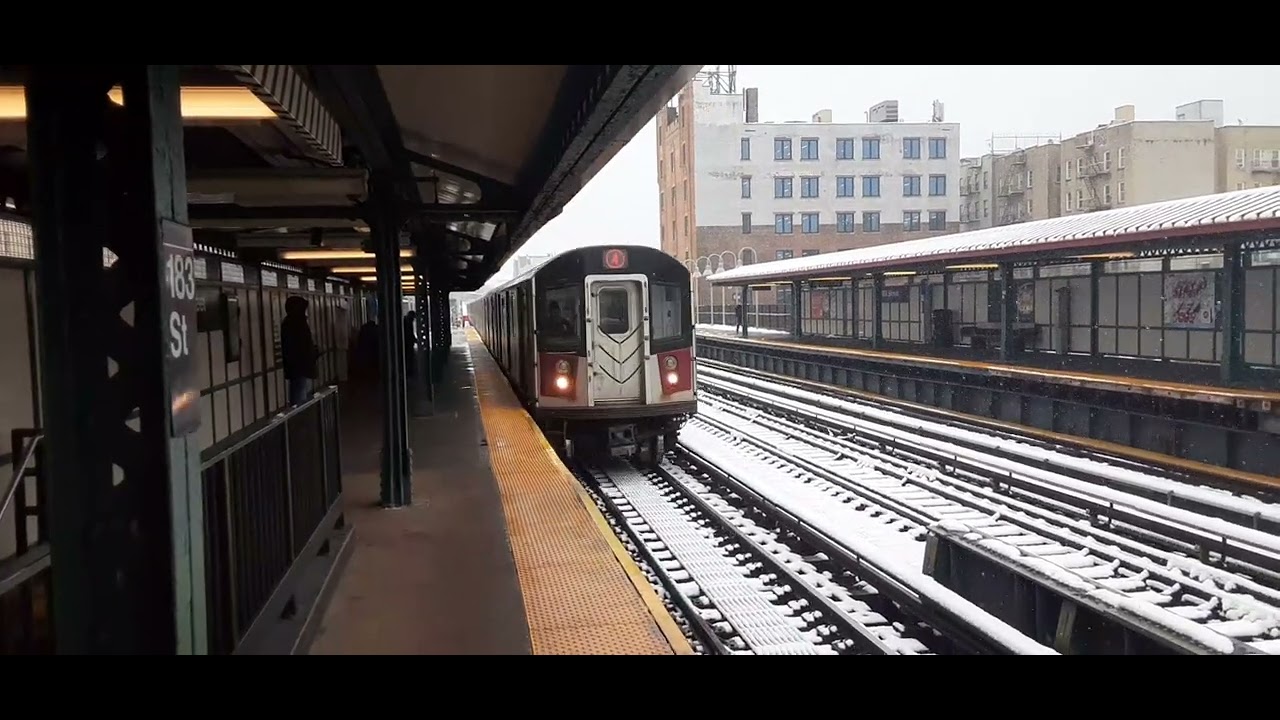 R142A (4) trains at 183rd St. - YouTube