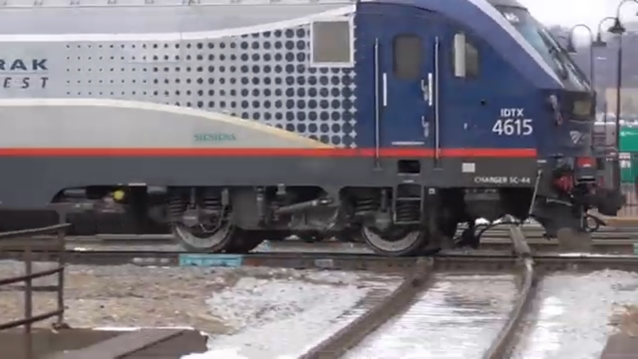 Railroad Crossings - BNSF, Amtrak, Iowa Interstate Trains - YouTube