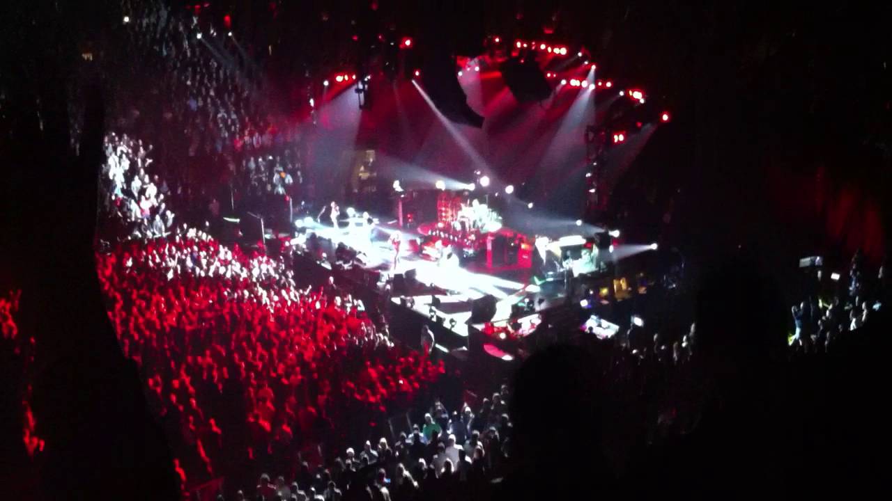 Go - Pearl Jam Toronto show opener May 10/16 - YouTube