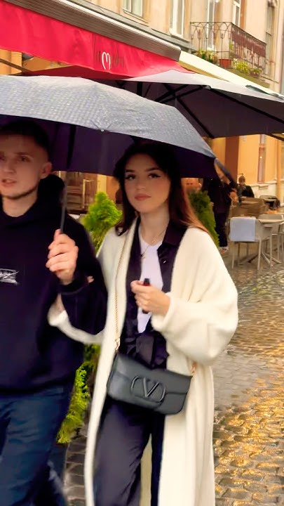 Весняний дощ Львів дівчата центр львівплощаринок Youtube