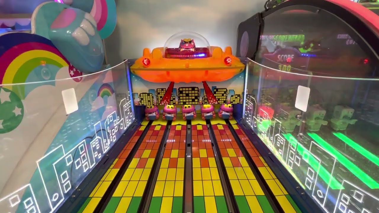 COSMO GANGS Arcade shooting alien machine for kids with Travis! - YouTube