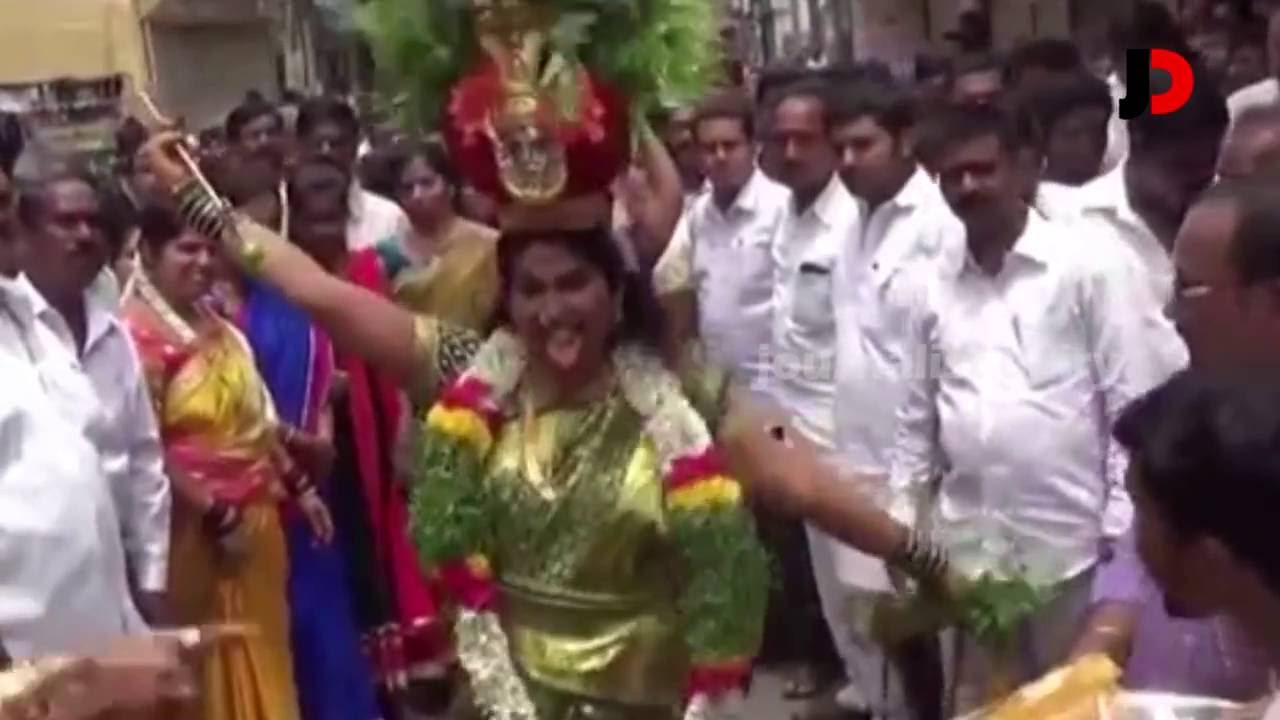 Jogini Syamala Superb Dance performance at Secunderabad Bonalu 2016 ...